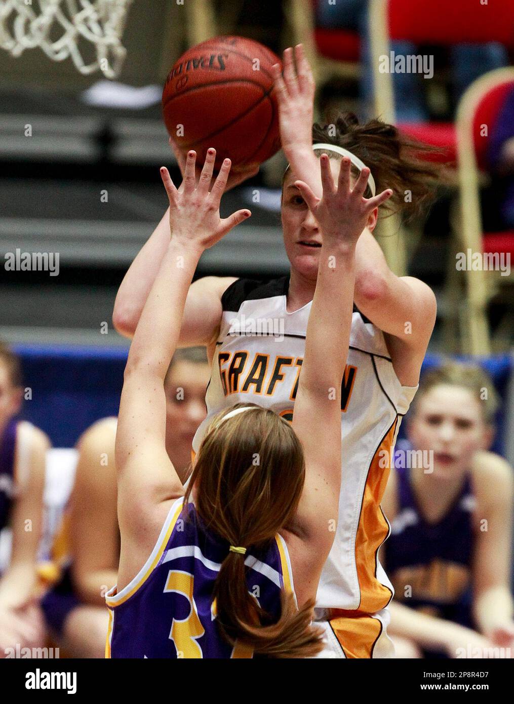 Grafton's Sarah Eichler shoots over Durand's Samnatha Schoeder during ...