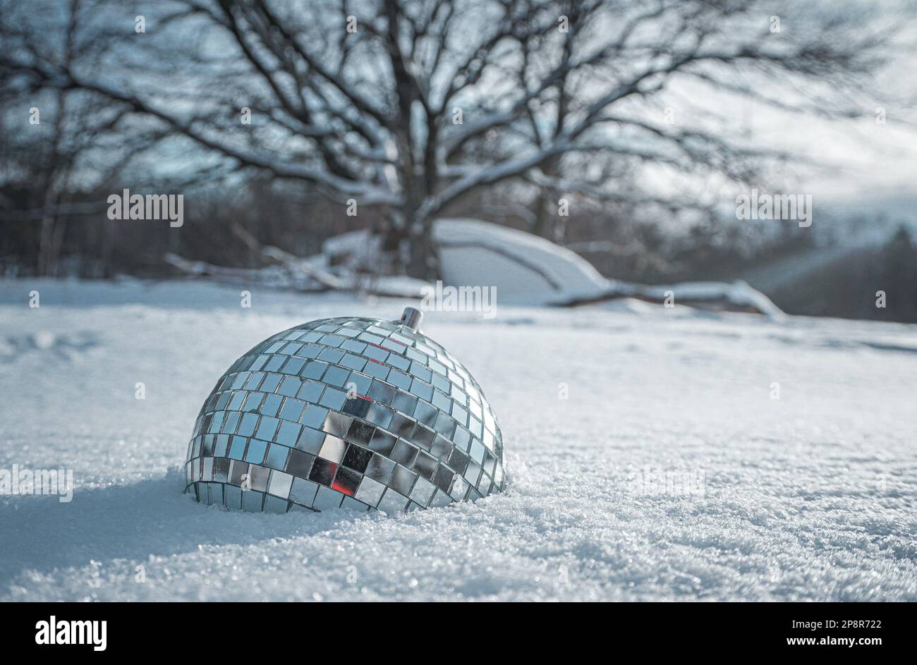 Freezing disco hi-res stock photography and images - Alamy