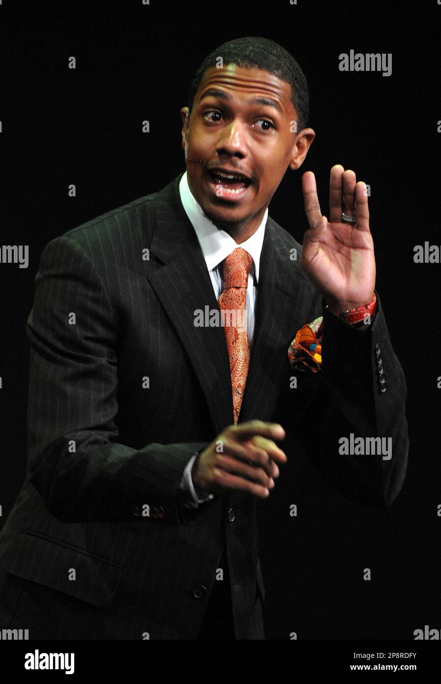 Actor Nick Cannon speaks at the the Nickelodeon 2009 upfront ...