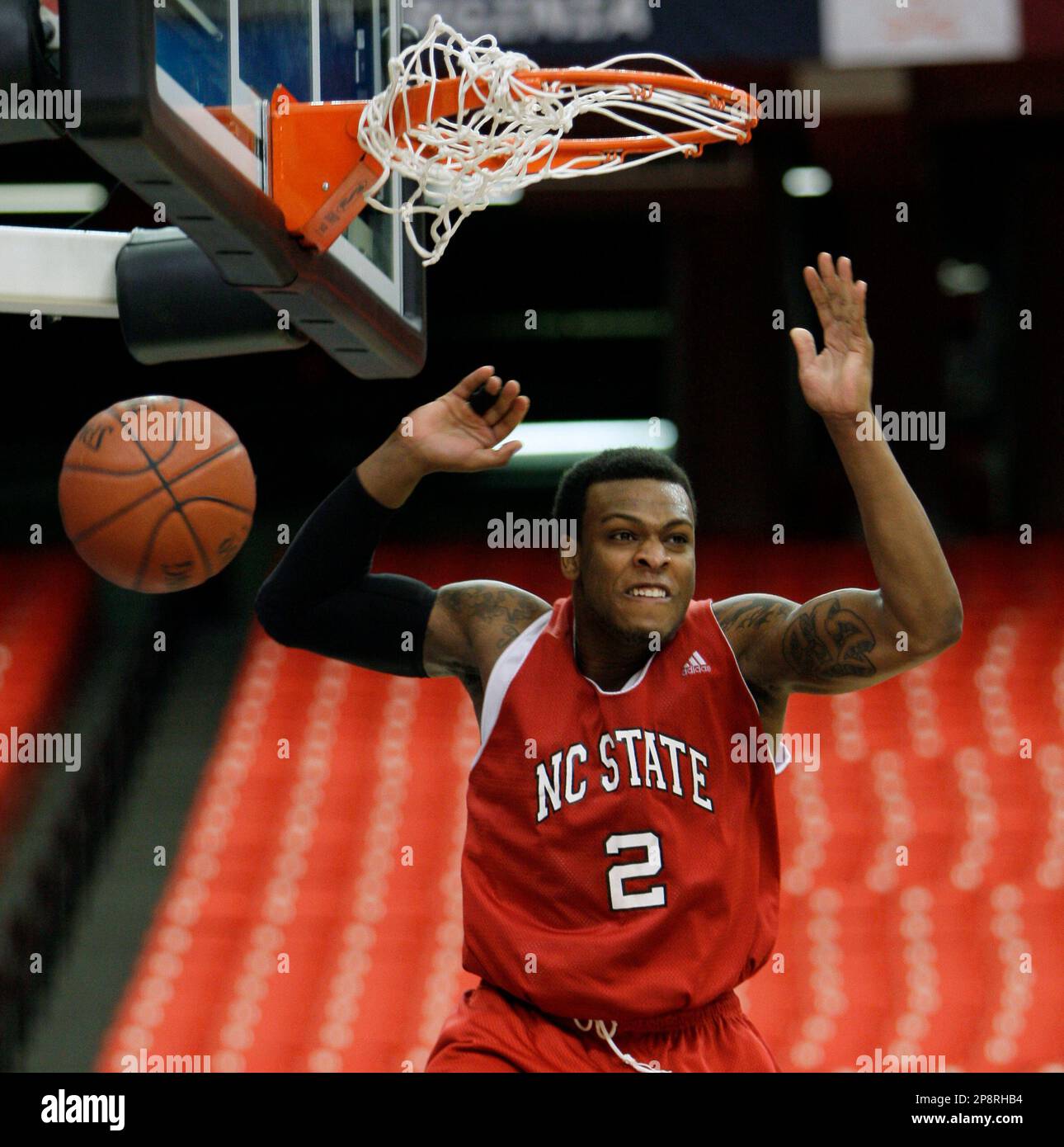 North Carolina State forward Simon Harris (2) dunks the ball during an ...