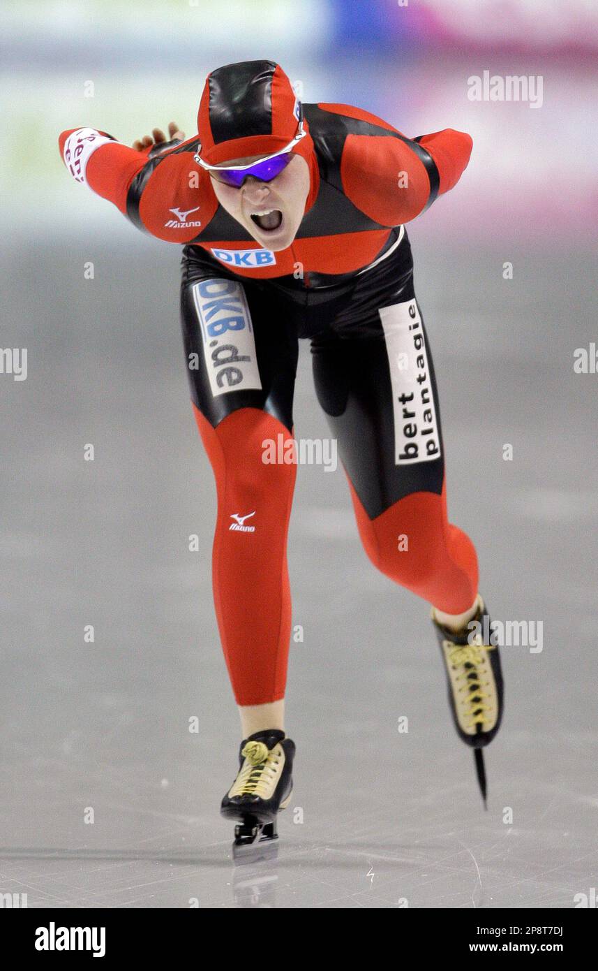 Stephanie Beckert of Germany crosses the finish line in the women's ...