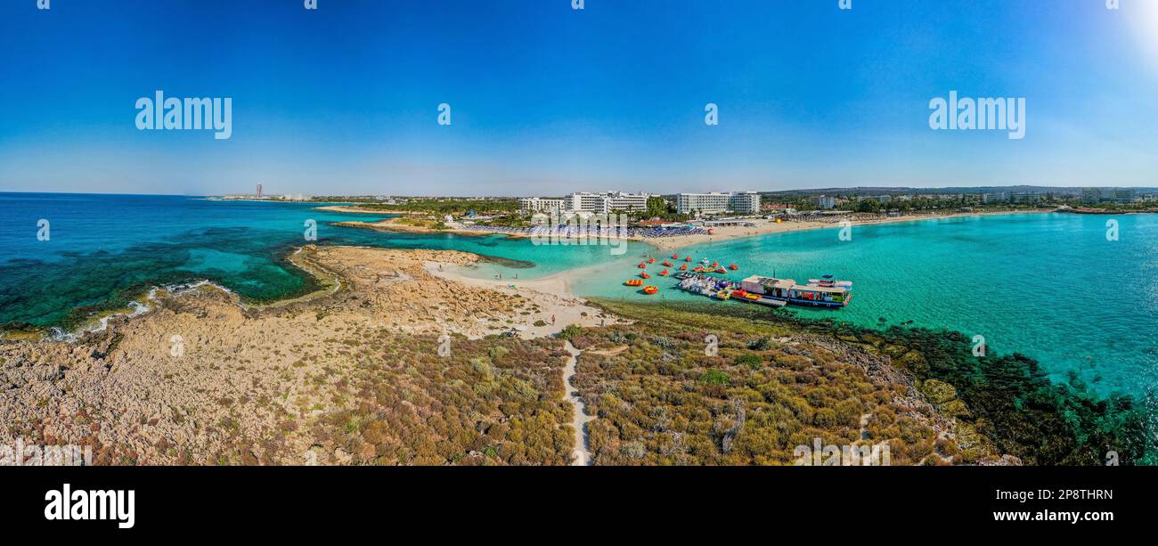 Promontory at marina bay hi-res stock photography and images - Alamy