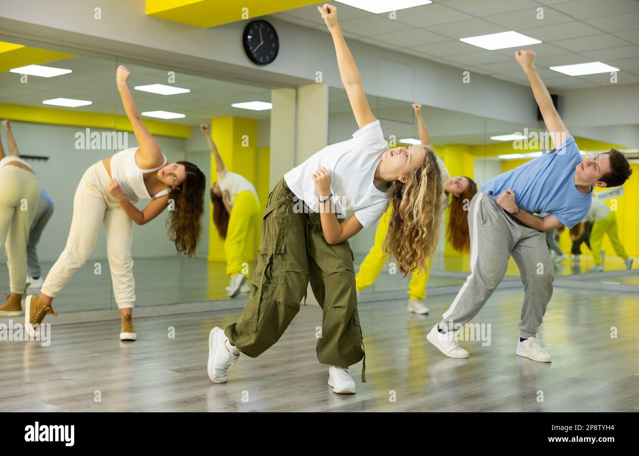 Free hip hop classes hi-res stock photography and images - Alamy