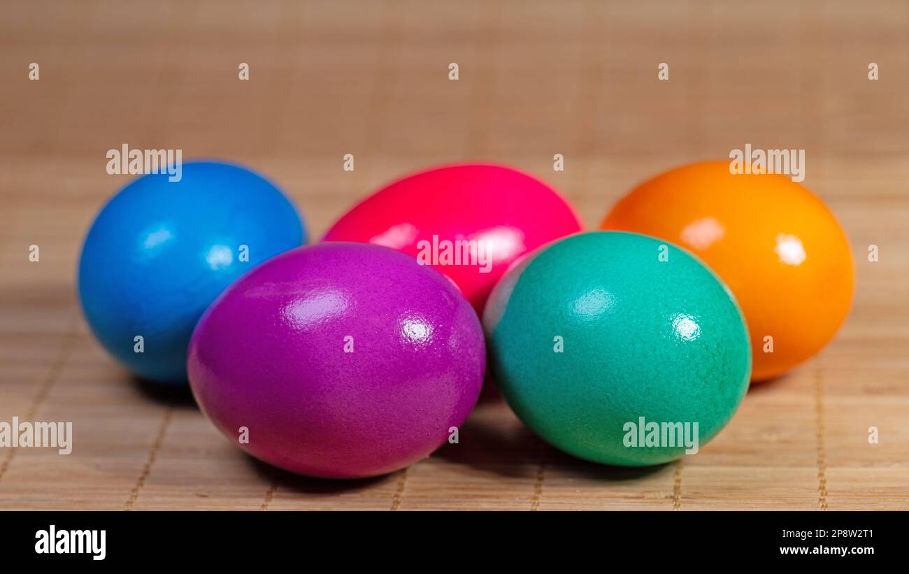 Coloring a chicken hi-res stock photography and images - Alamy