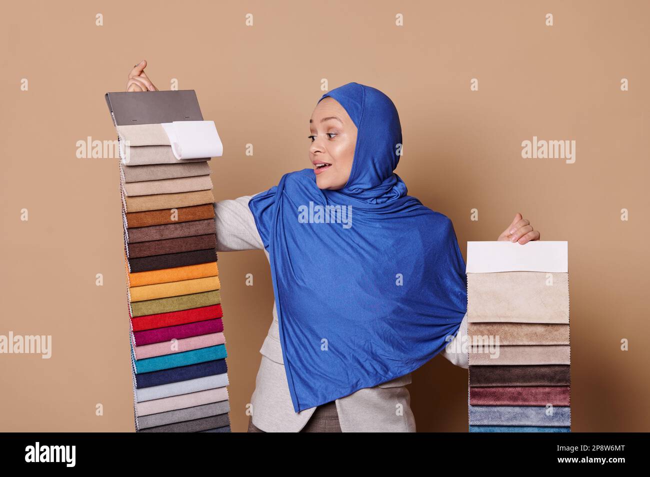 Store manager middle eastern hi-res stock photography and images - Alamy
