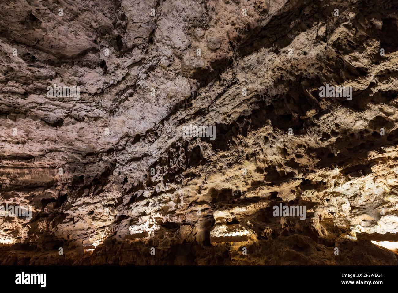 Interior view of the Meramec Caverns at Missouri Stock Photo - Alamy