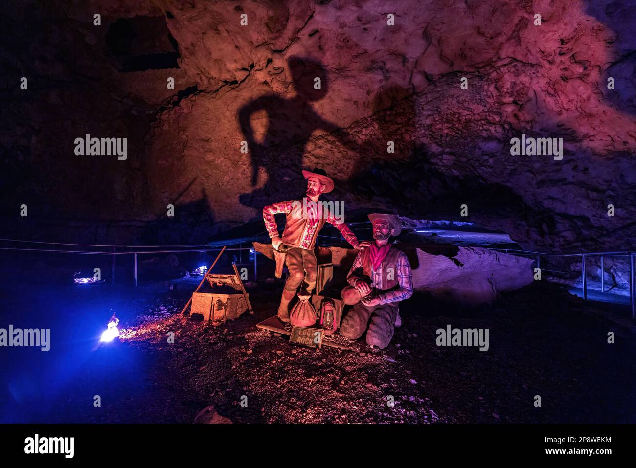 Interior view of the Meramec Caverns at Missouri Stock Photo - Alamy