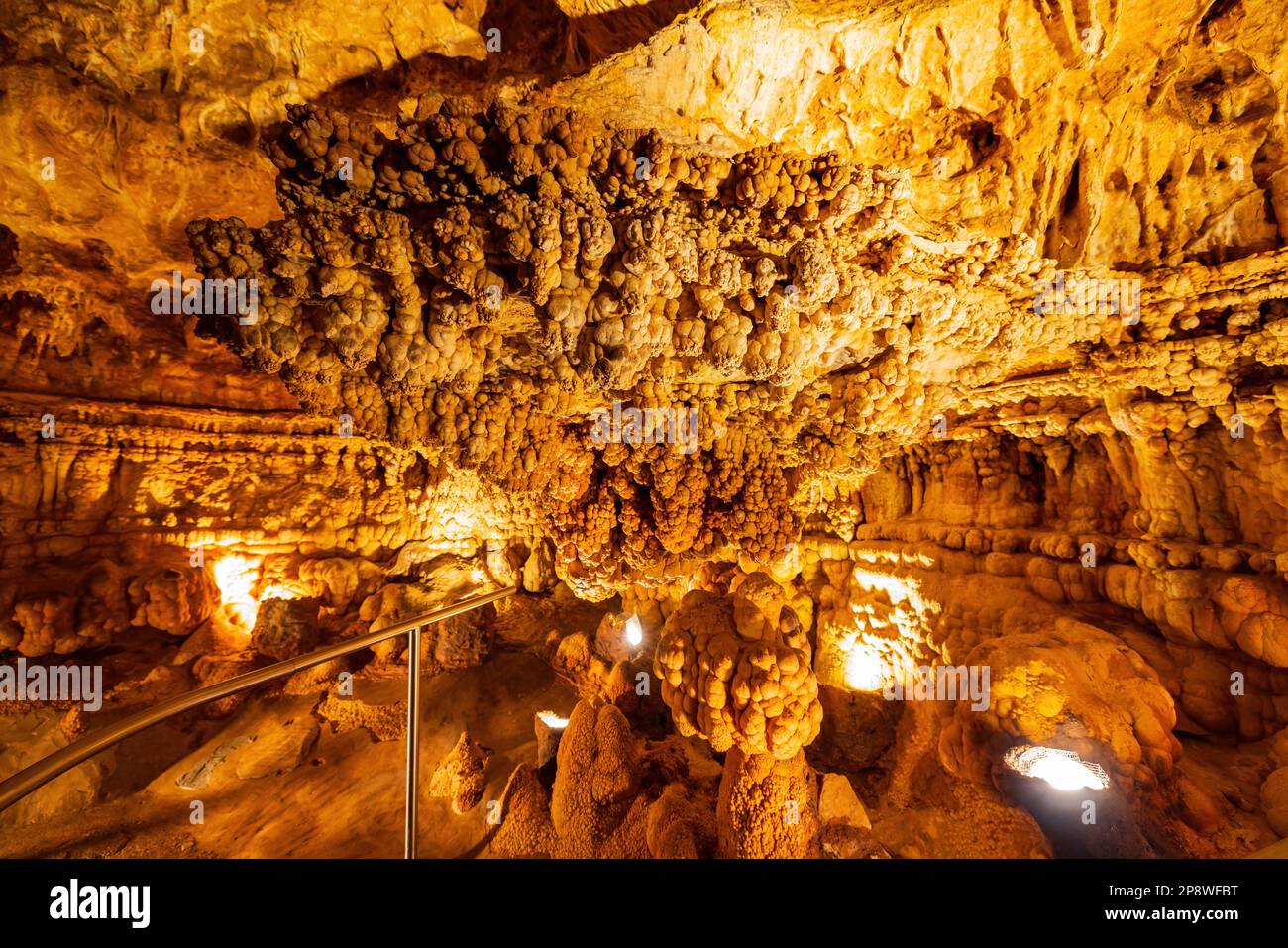 Meramec Caverns Logo