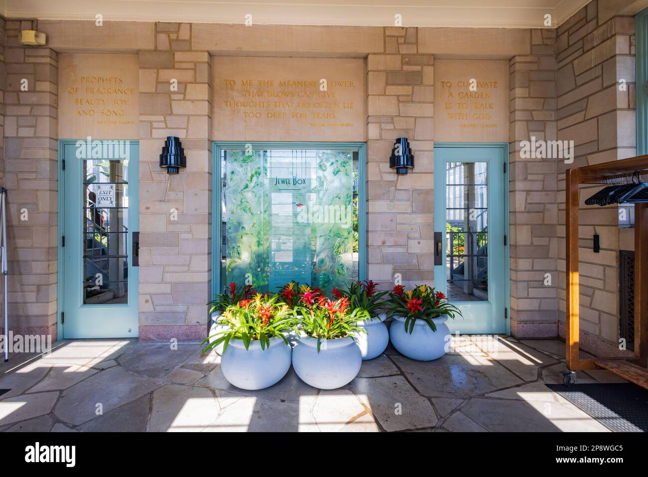 Jewel box building hi-res stock photography and images - Alamy