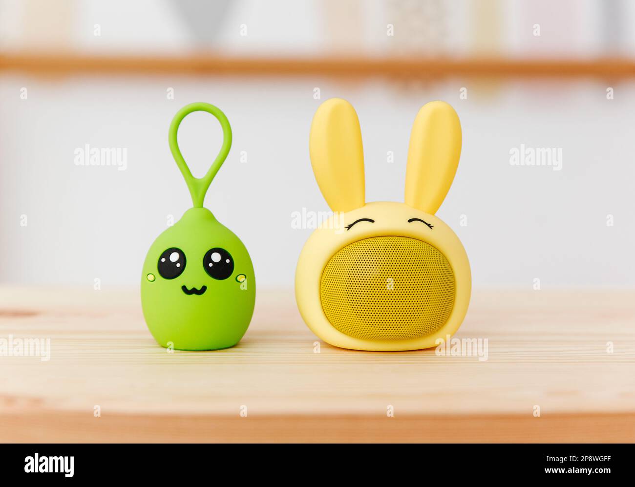 Bluetooth speaker kids hi-res stock photography and images - Alamy