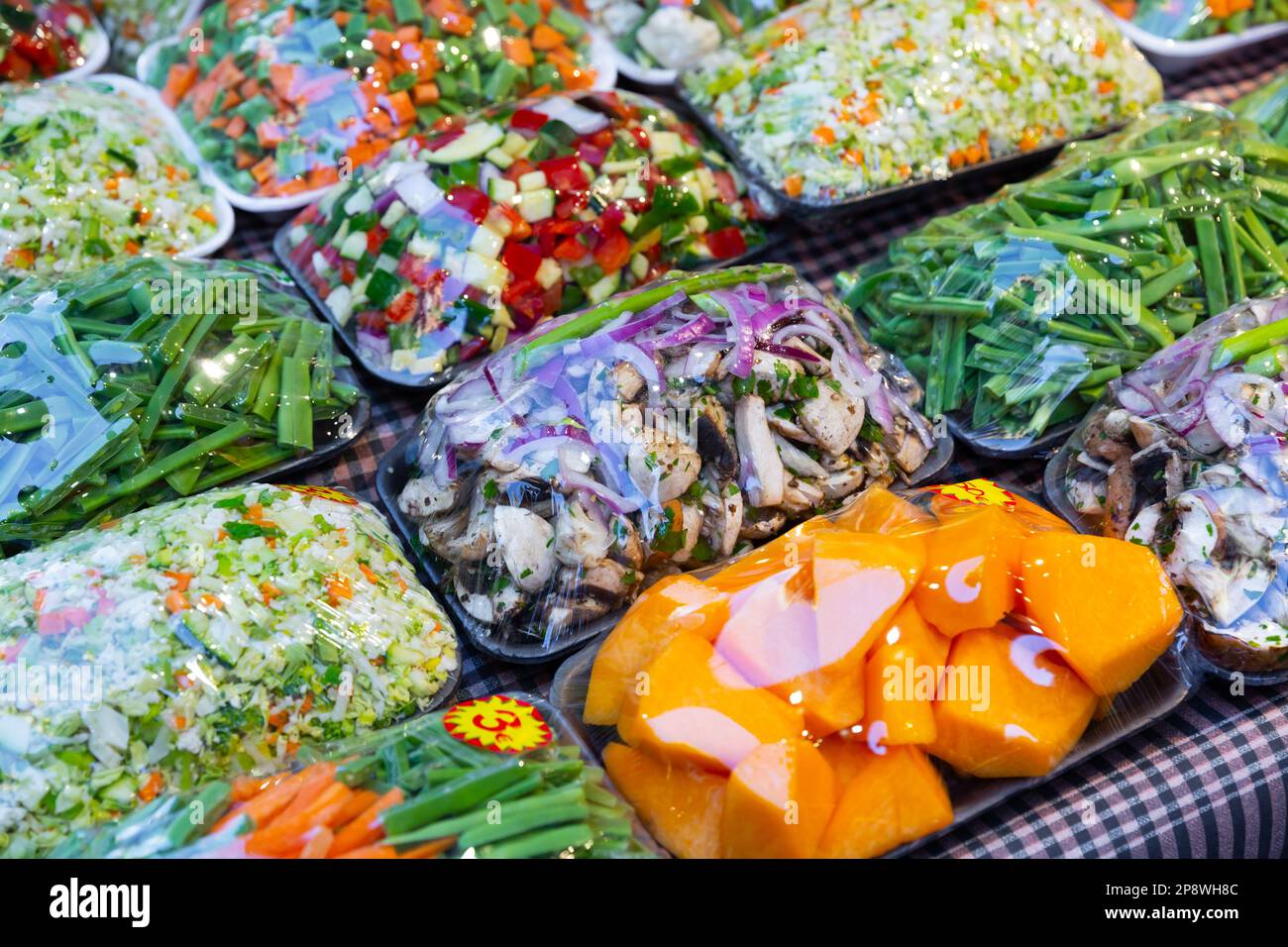 Mixed cut vegetables Stock Photo - Alamy