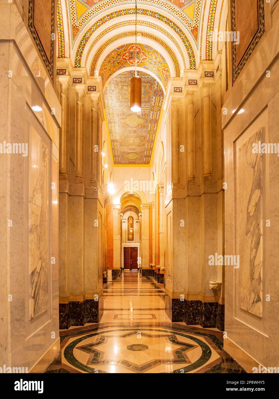 Interior view of the Cathedral Basilica of Saint Louis at St Louis ...