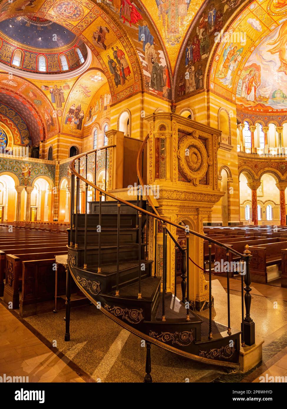 Interior view of the Cathedral Basilica of Saint Louis at St Louis ...
