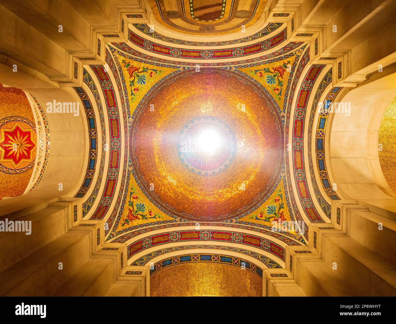Interior view of the Cathedral Basilica of Saint Louis at St Louis ...
