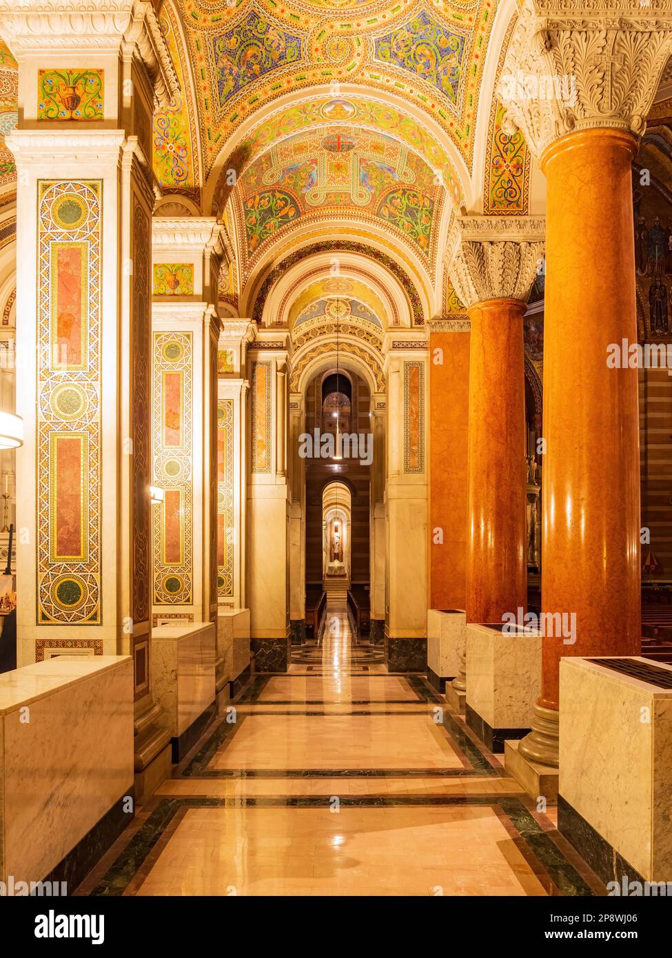 Interior view of the Cathedral Basilica of Saint Louis at St Louis ...