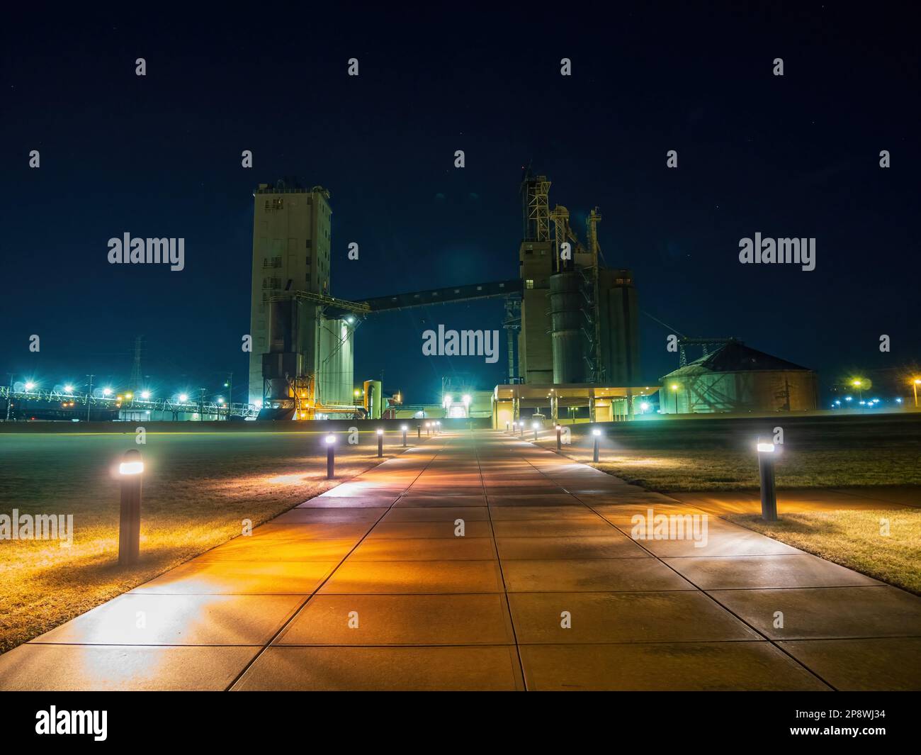 Cargill grain elevator hi-res stock photography and images - Alamy