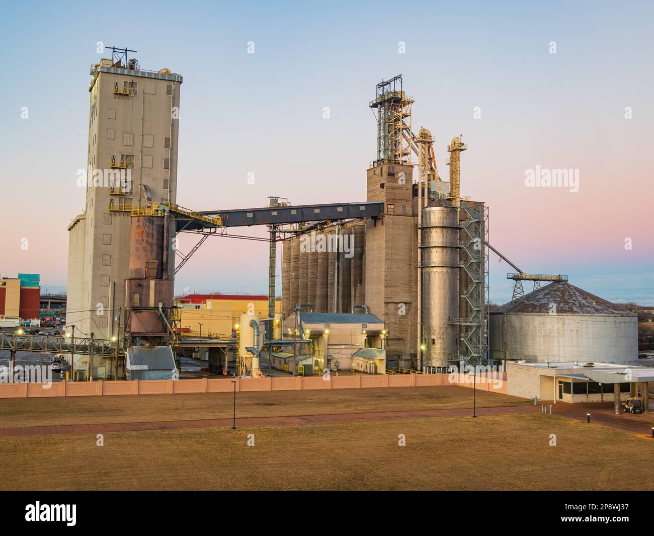 Cargill grain elevator hi-res stock photography and images - Alamy