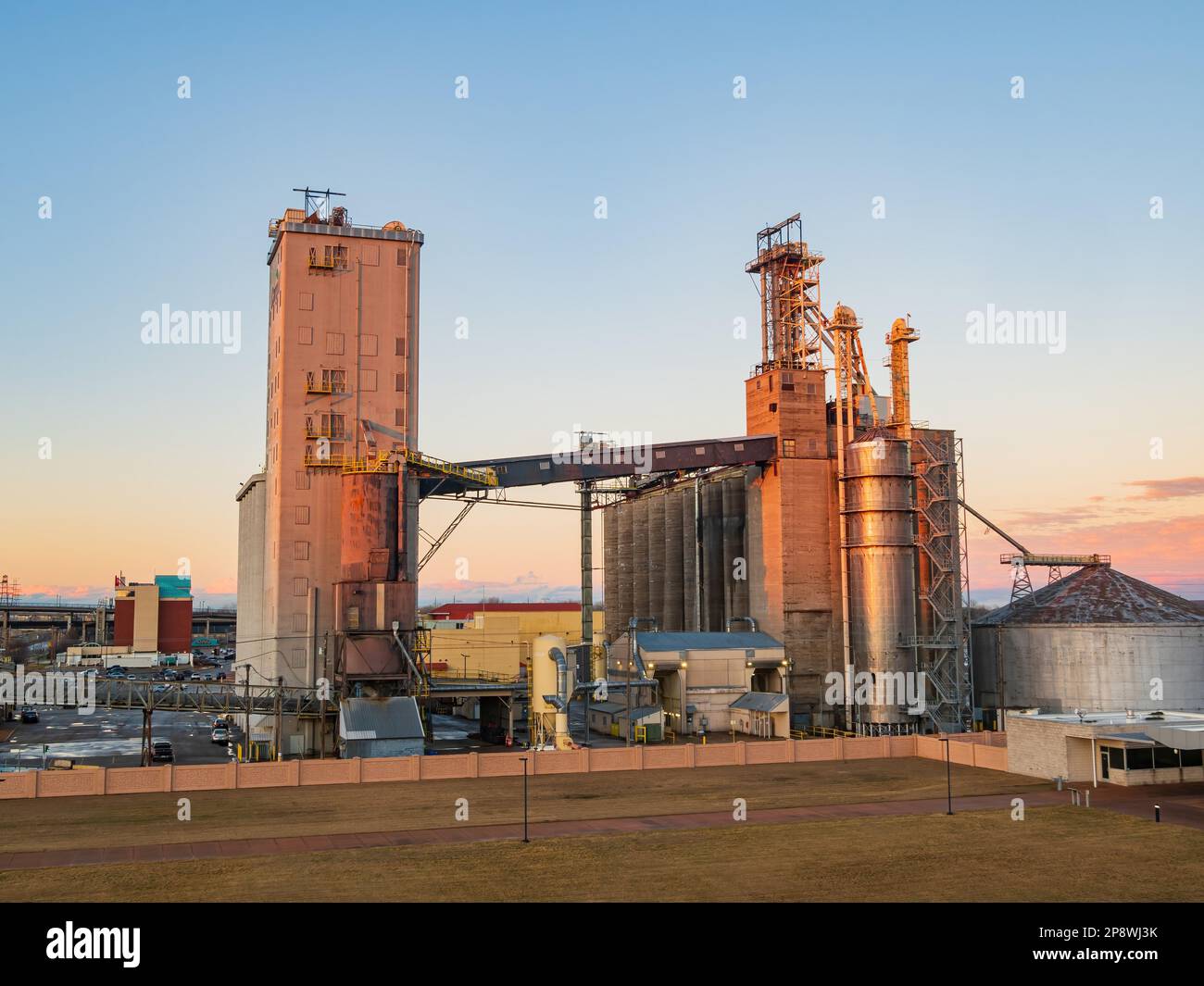 Cargill grain elevator hi-res stock photography and images - Alamy