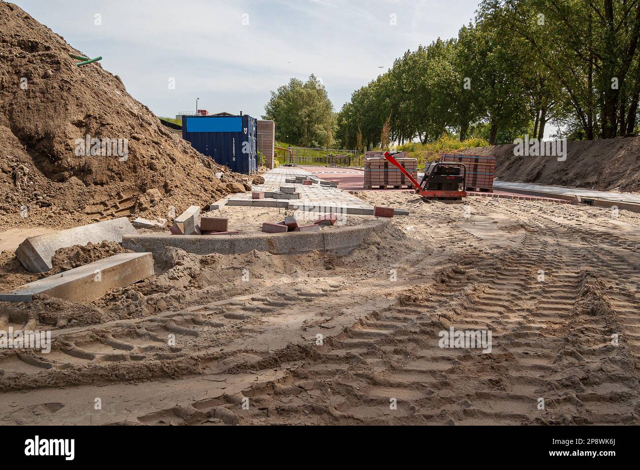 Wet sand building hi-res stock photography and images - Alamy