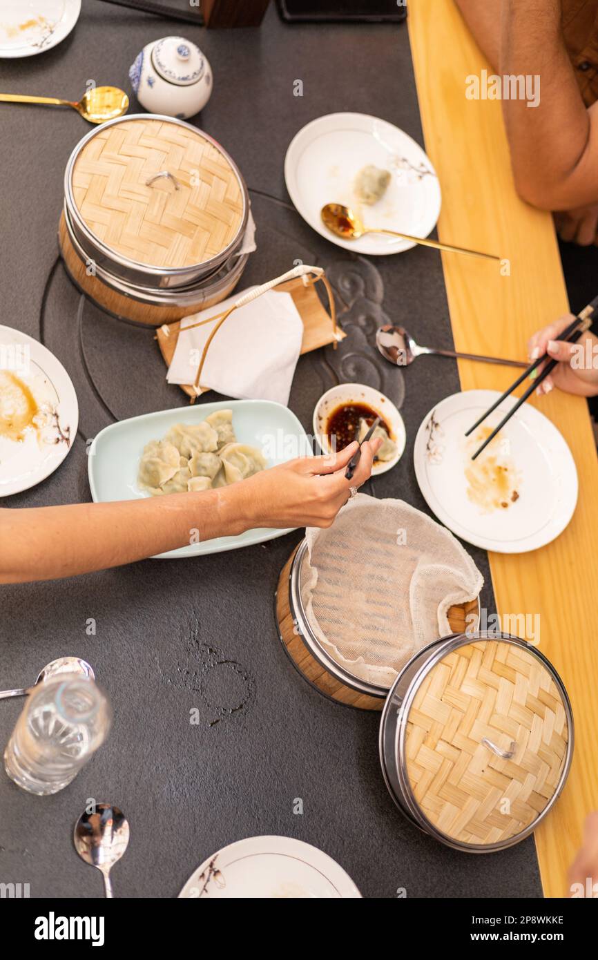 Share dinner hi-res stock photography and images - Alamy