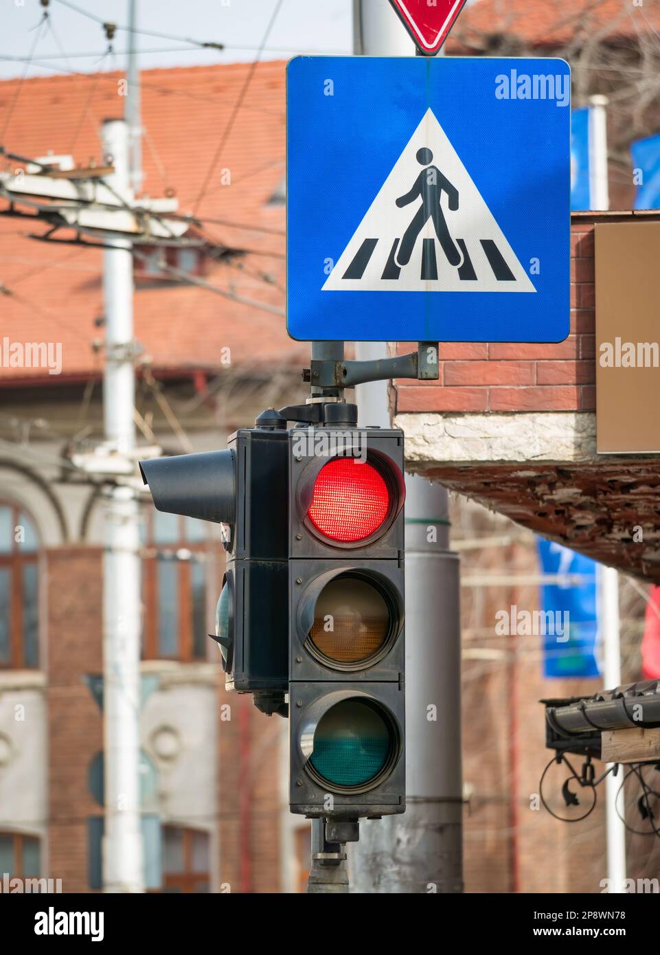 Traffic lights showing red sign hi-res stock photography and images - Alamy
