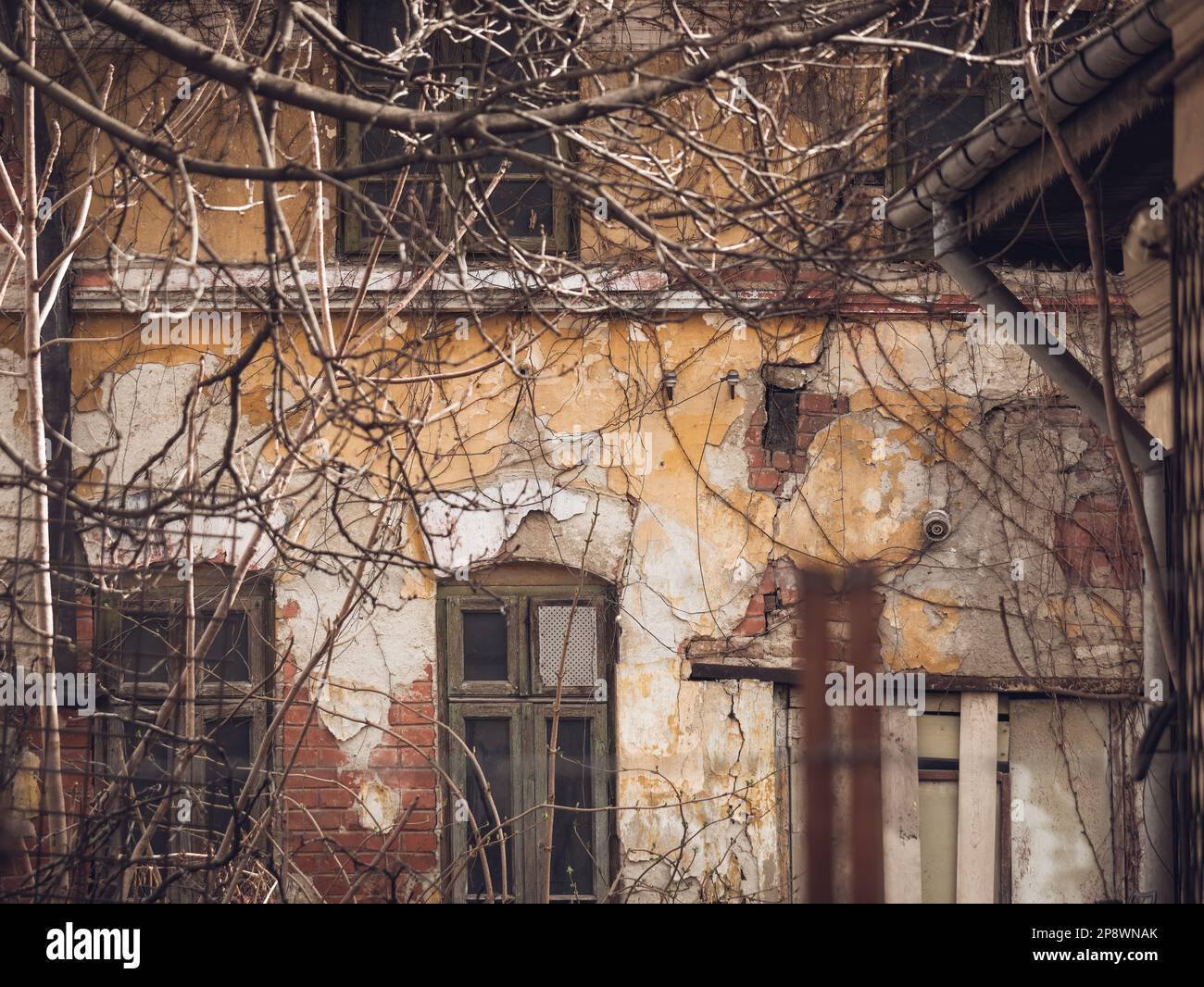 Brick houses facade spooky hi-res stock photography and images - Alamy