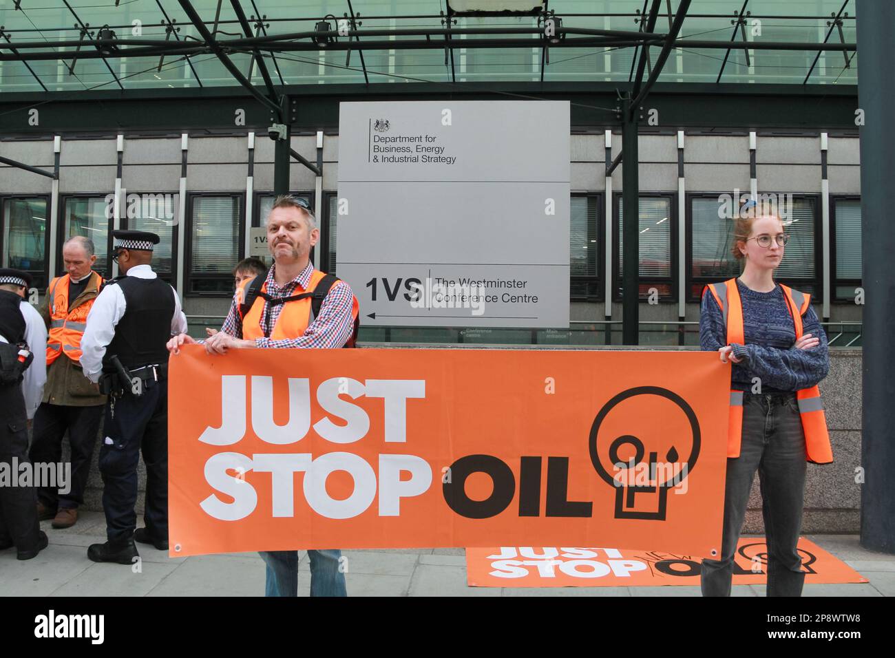 Just stop oil logo hi-res stock photography and images - Alamy