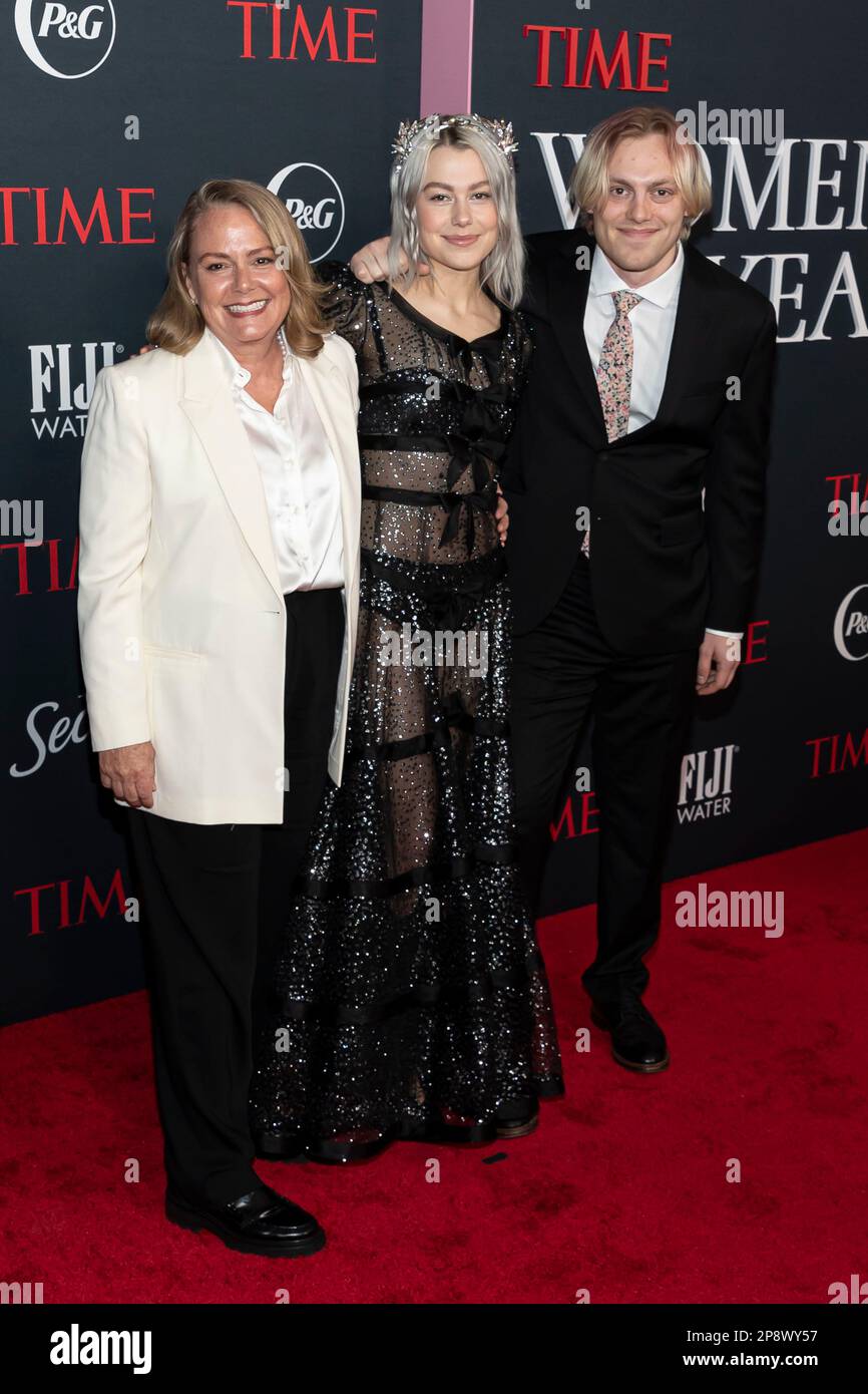 Beverly Hills, USA. 08th Mar, 2023. Jaime Bridgers, Phoebe Bridgers ...