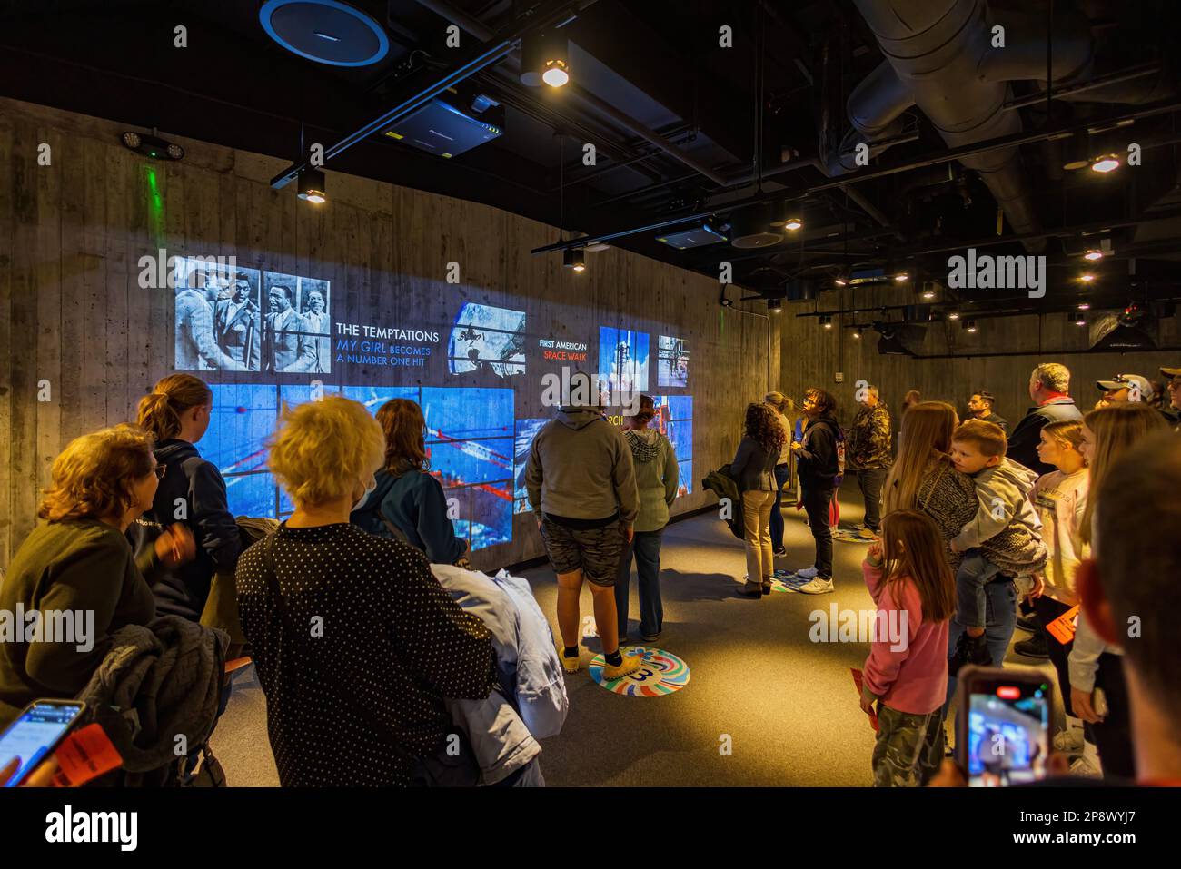 St louis gateway arch interior hi-res stock photography and images - Alamy