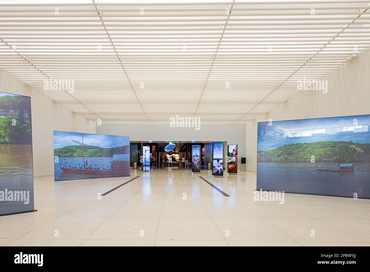 St louis gateway arch interior hi-res stock photography and images - Alamy