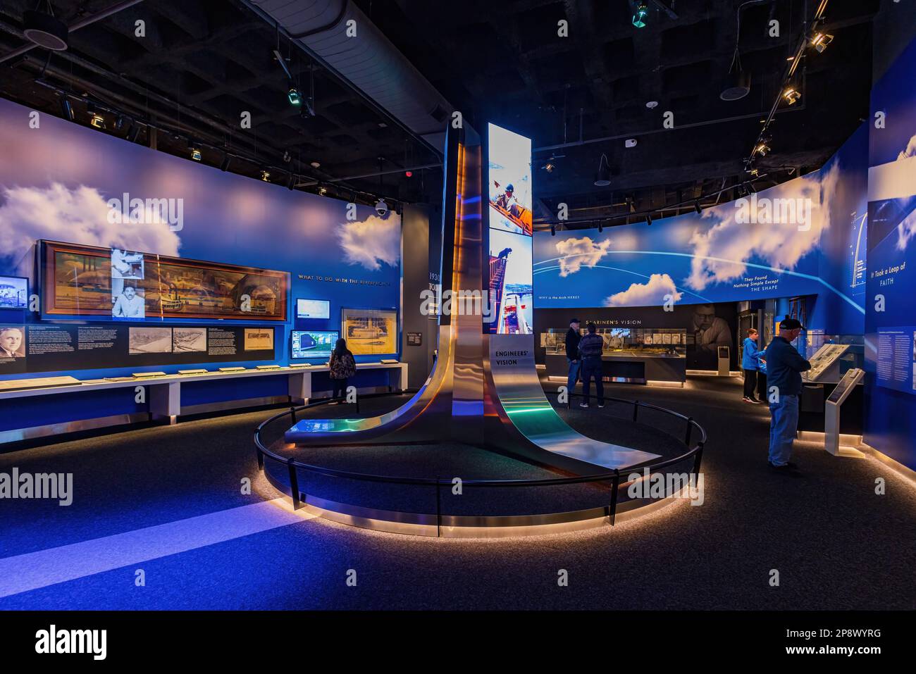 St louis gateway arch interior hi-res stock photography and images - Alamy