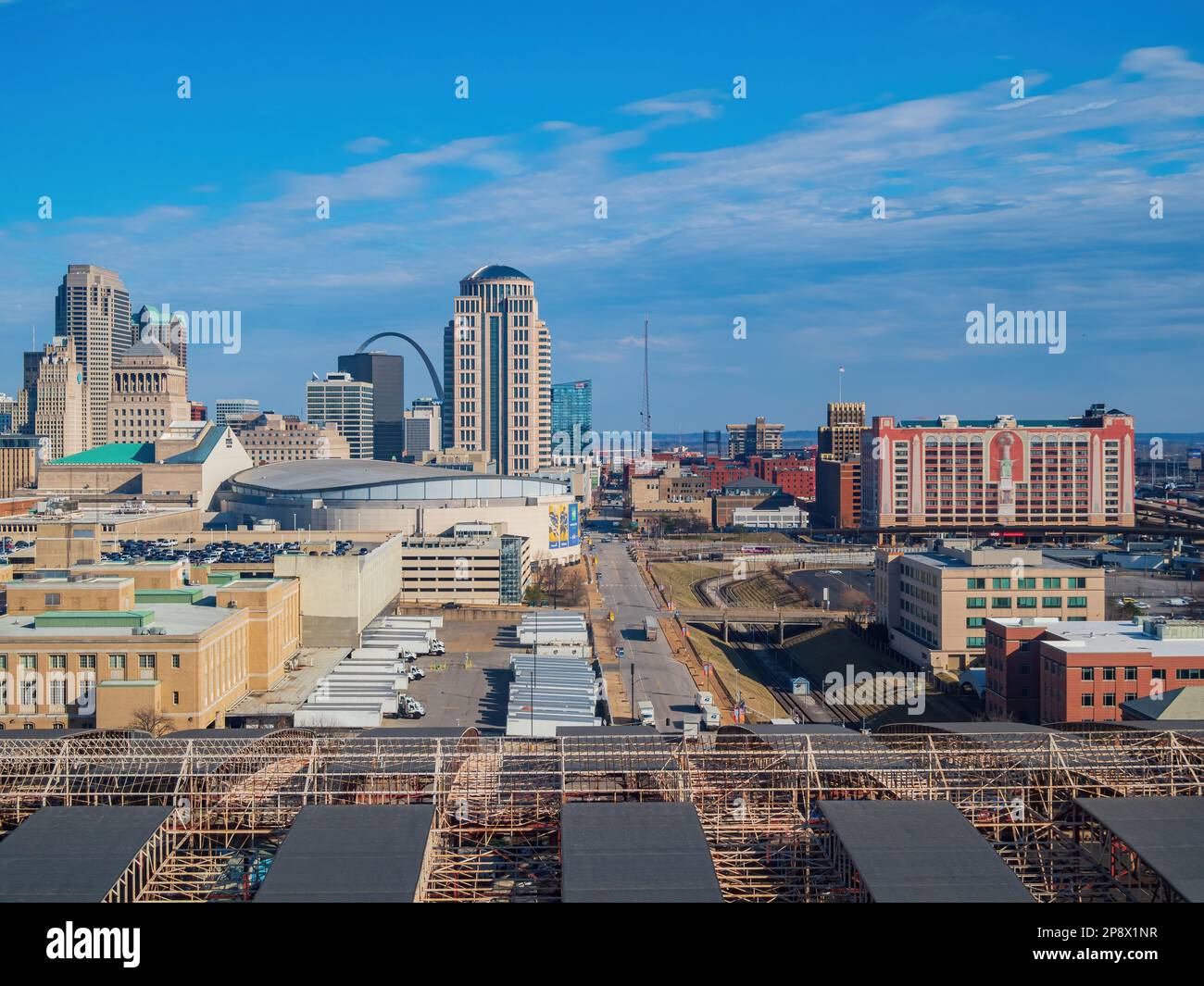 St louis cityscape ferris wheel hi-res stock photography and images - Alamy