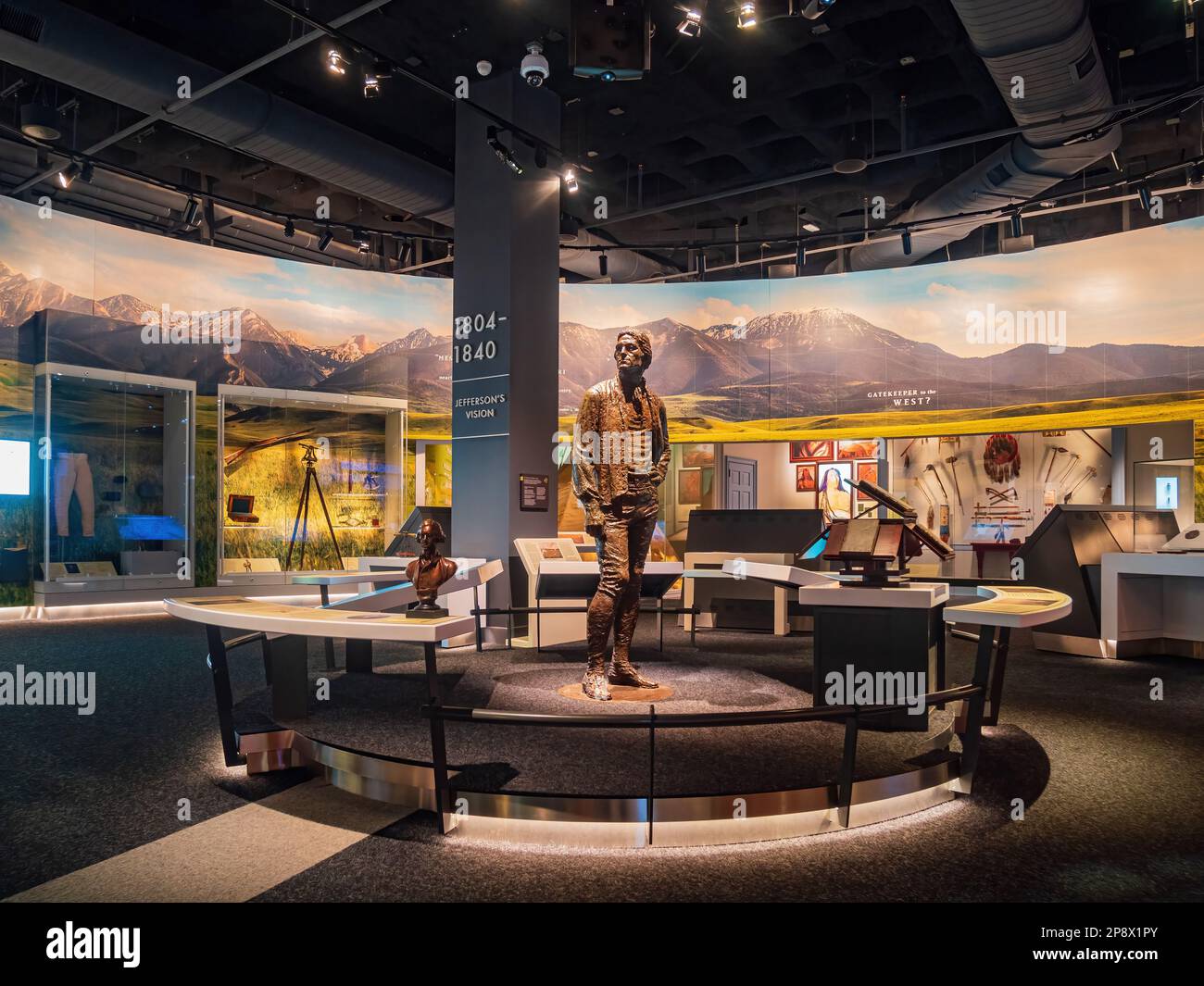 St louis gateway arch interior hi-res stock photography and images - Alamy