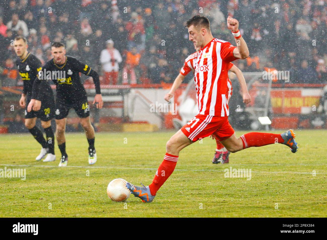 Berlin, Germany, 9 March, 2023. Robin Knoche from 1. FC Union Berlin shoots at goal scores his ...