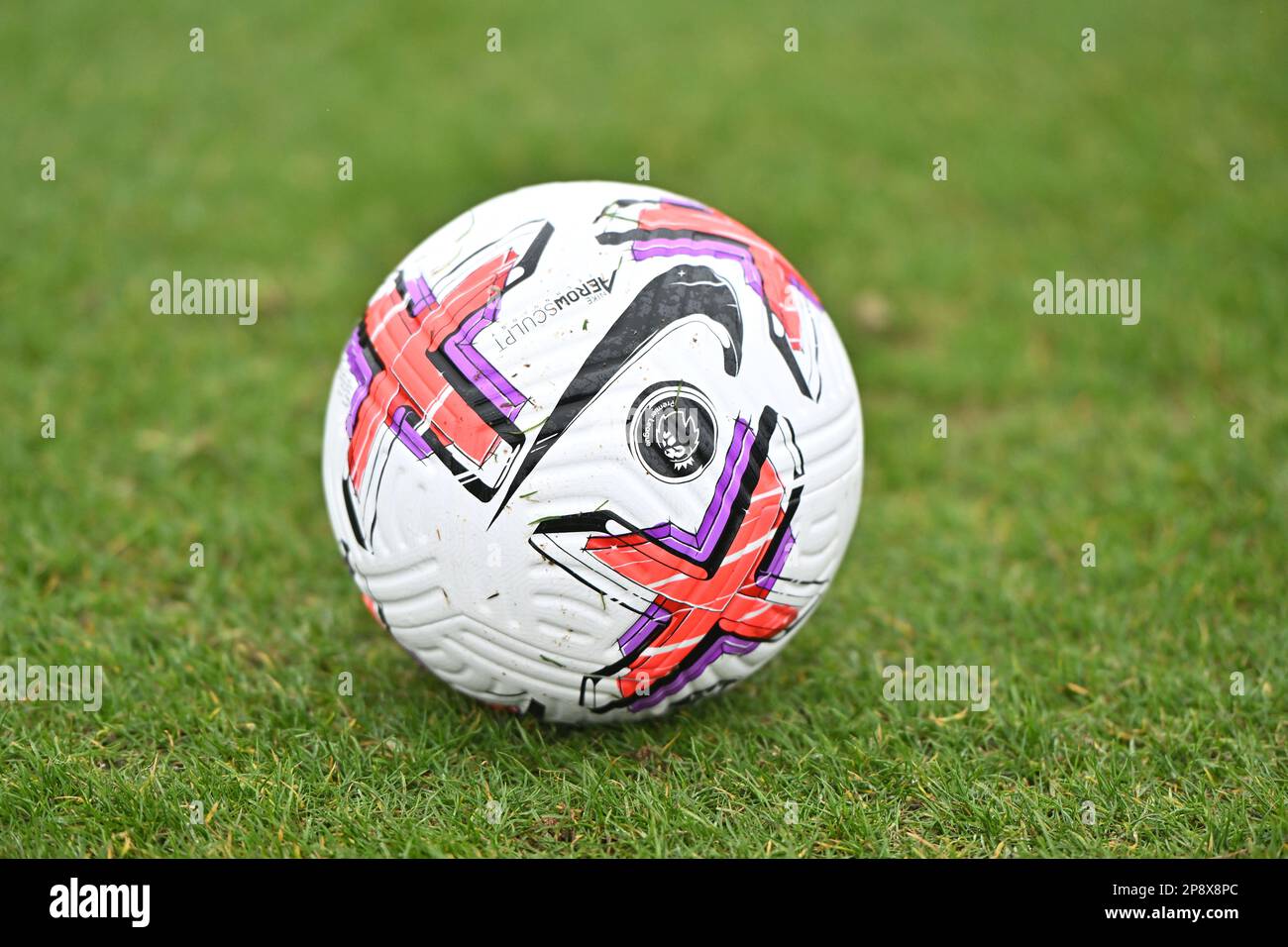 Premier league ball 2022 2023 hi-res stock photography and images - Alamy