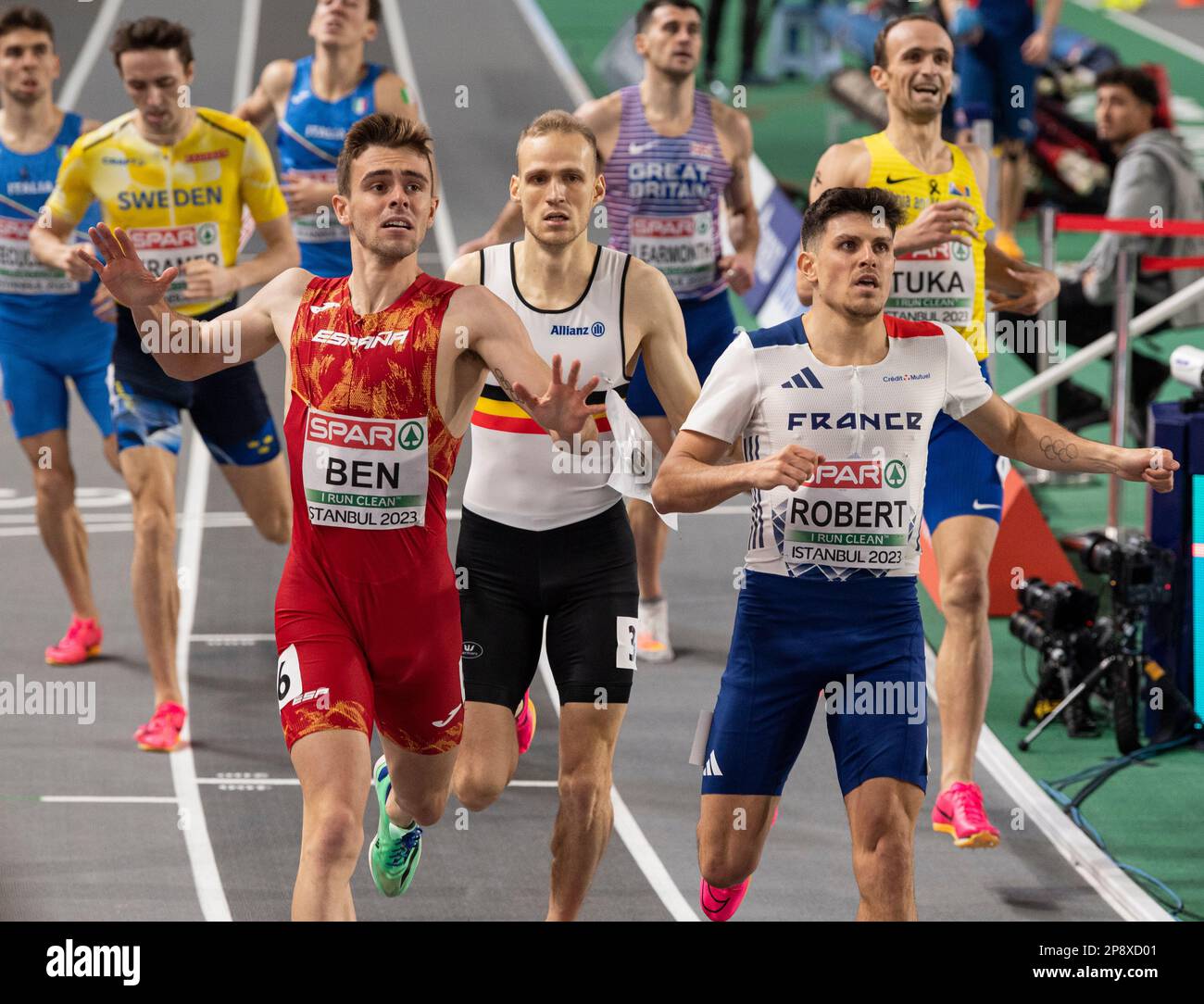 Adrián Ben of Spain and Benjamin Robert of France competing in the men ...