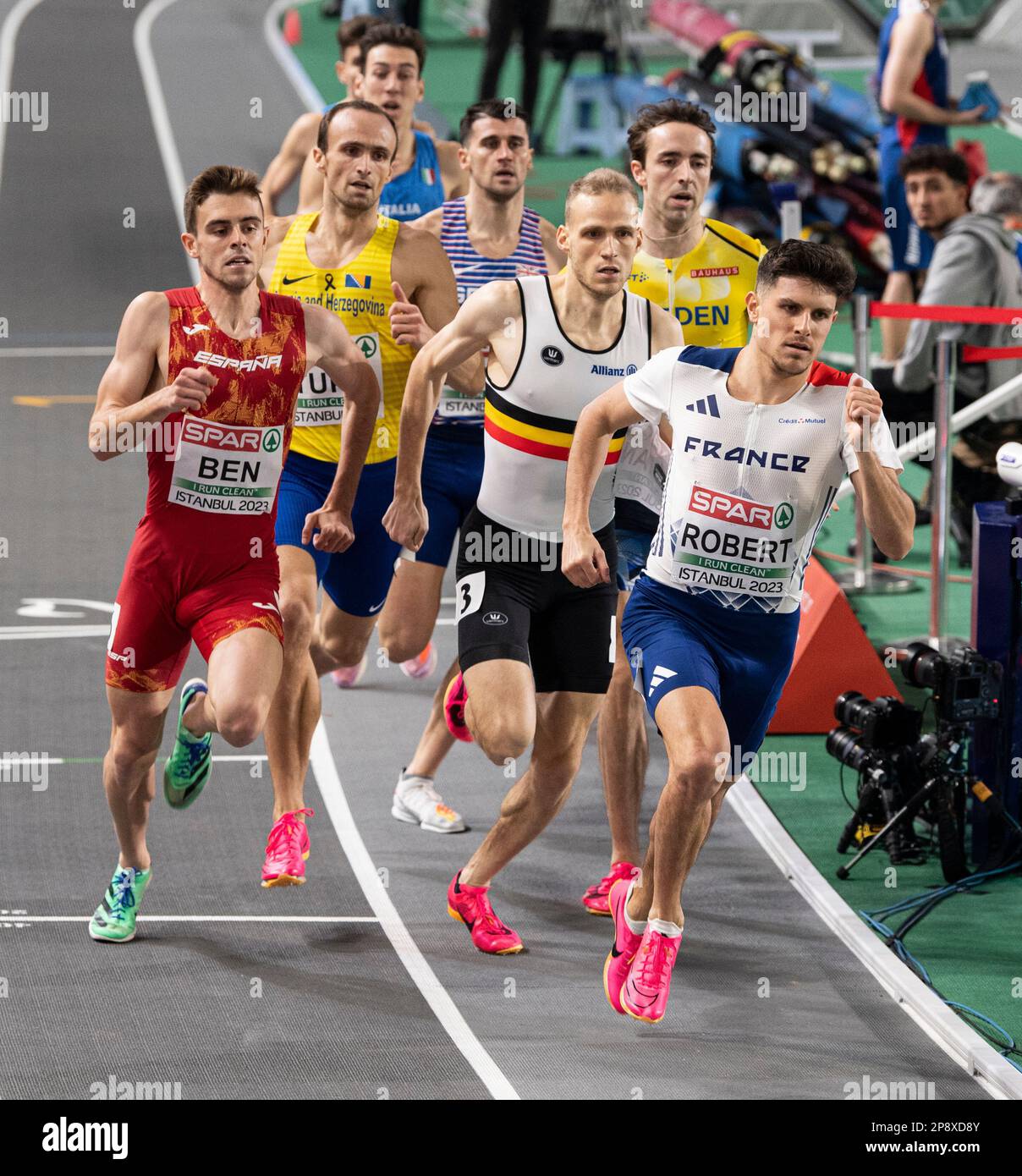 Benjamin Robert of France competing in the men’s 800m final at the ...