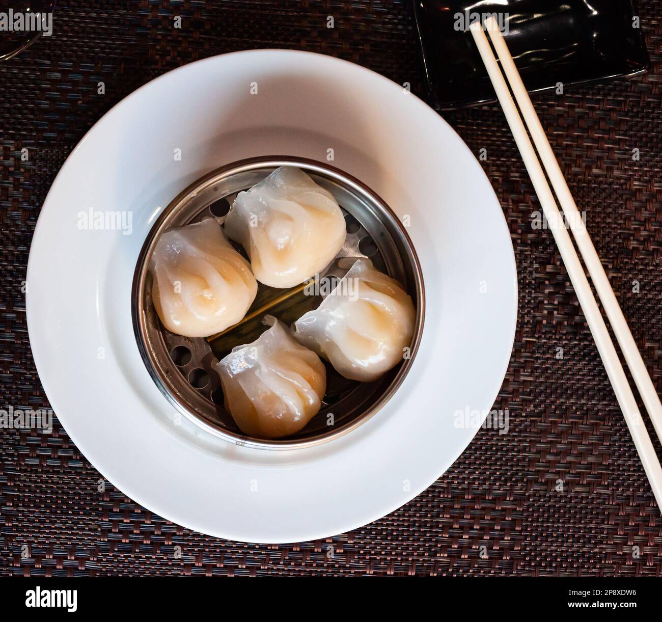 Japanese steamed dumplings gyoza Stock Photo - Alamy