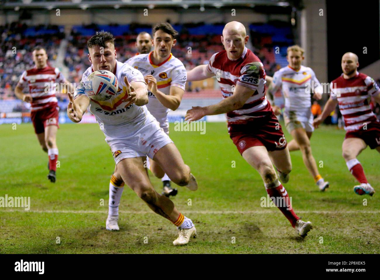 Tom davies catalans dragons 2023 hi-res stock photography and images ...