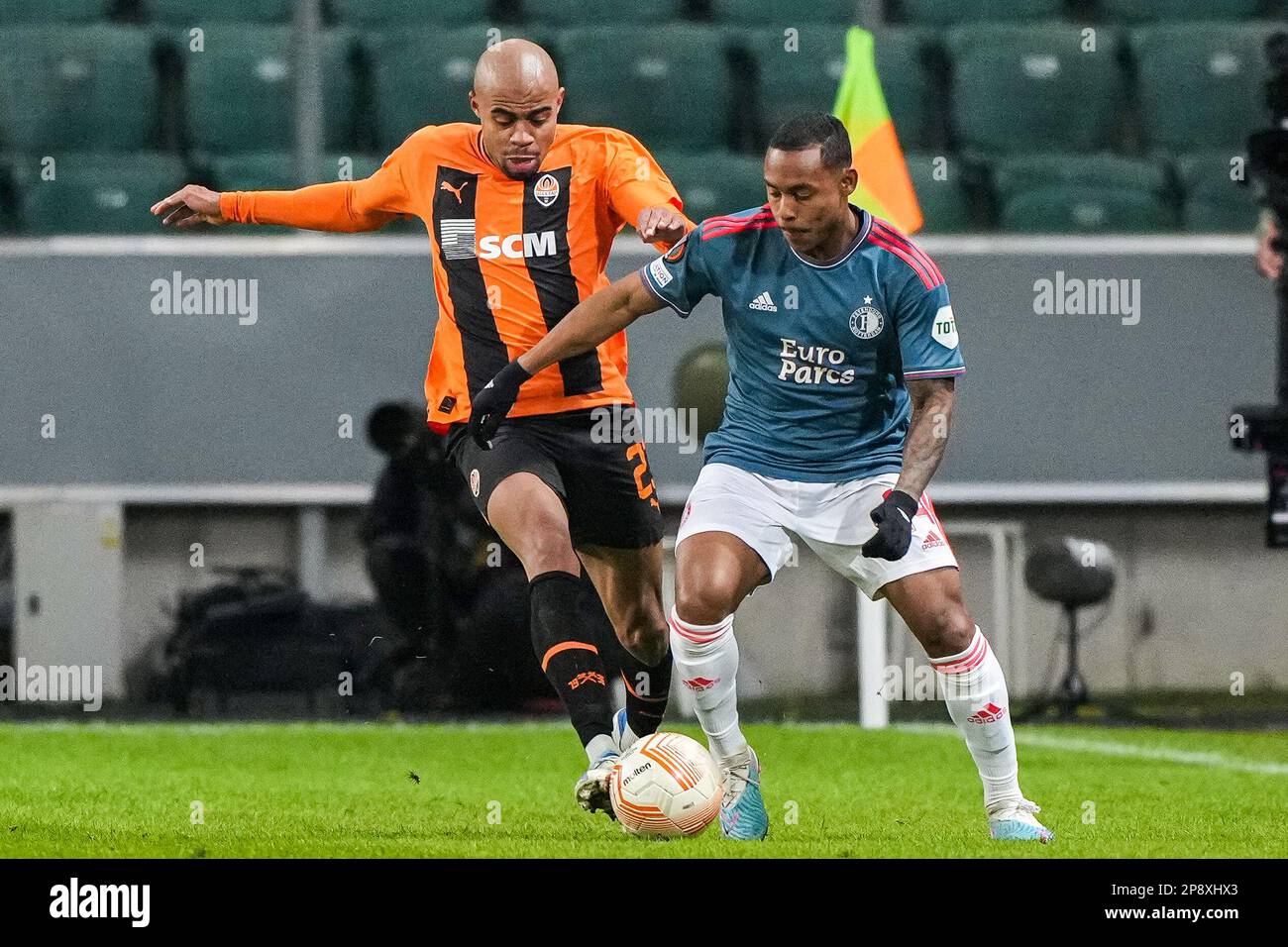 Warsaw - Lucas Taylor of Shakhtar Donetsk, Igor Paixao of Feyenoord ...