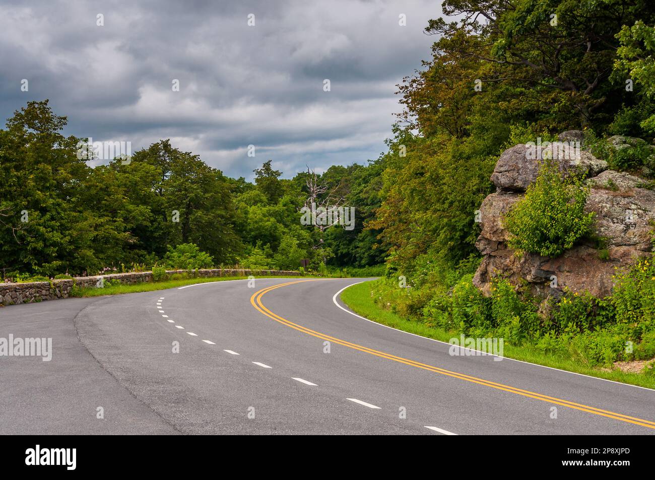 Skyline drive and virginia and usa hi-res stock photography and images ...