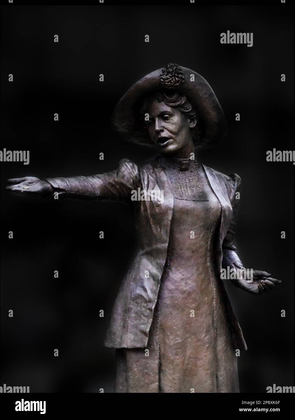 Statue of Emmeline Pankhurst by Hazel Reeves in St Peter's Square ...