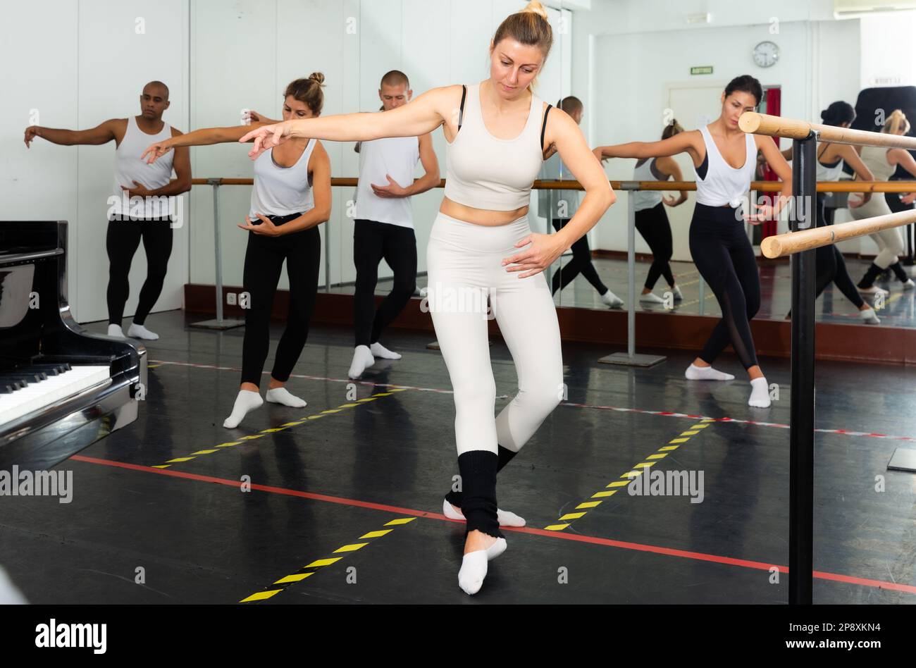 Male ballet dancer jump practice hi-res stock photography and images ...