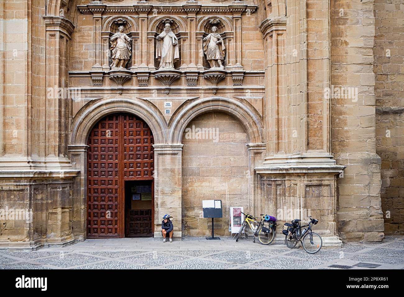 Main front of cathedral in Plaza del Santo. Santo Domingo de la Calzada ...