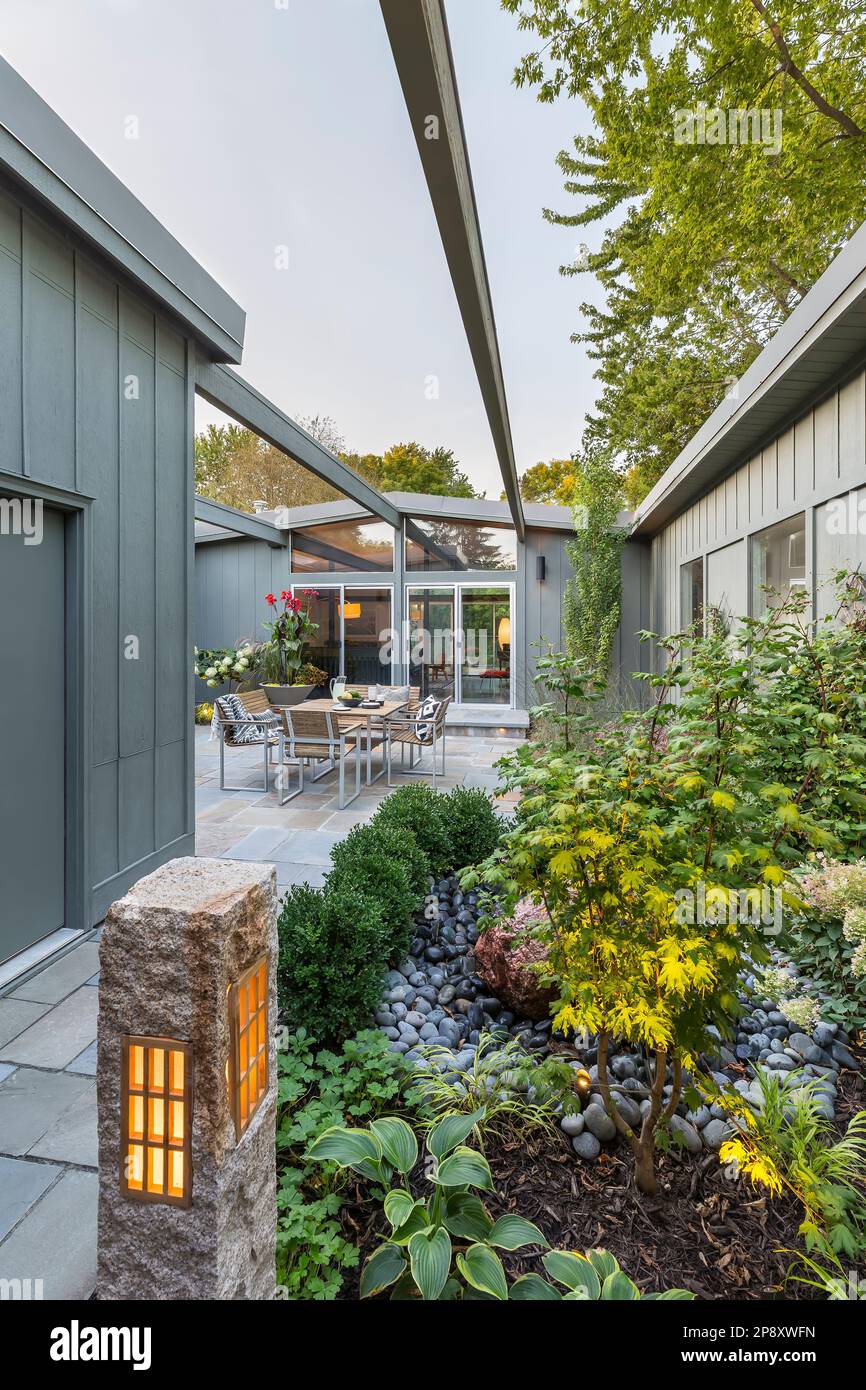 Courtyard Mid Century Modern Homes