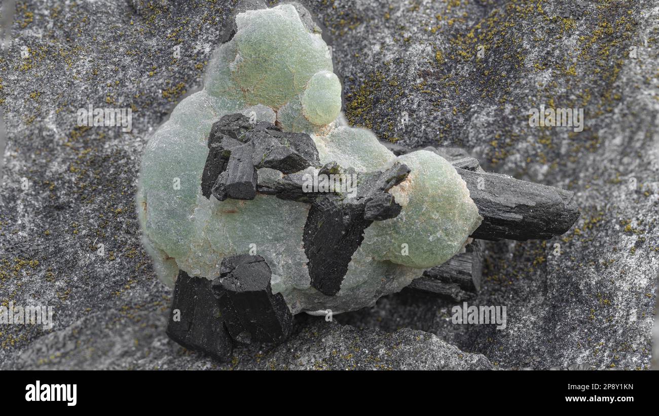 Prehnite specimen picture hi-res stock photography and images - Alamy