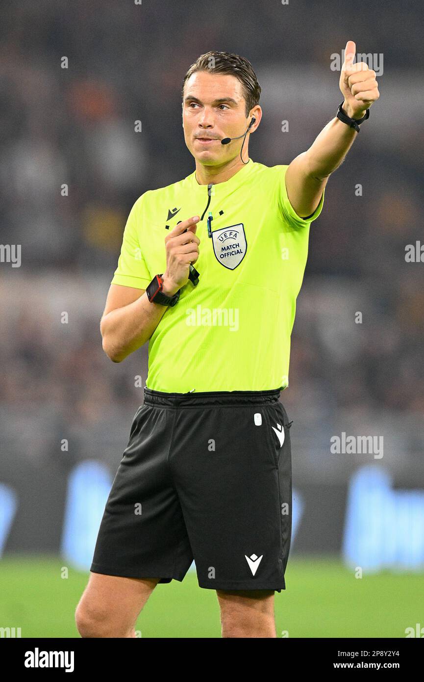 referee Sandro Scharer during Uefa Europa League Round of 16, first Leg ...