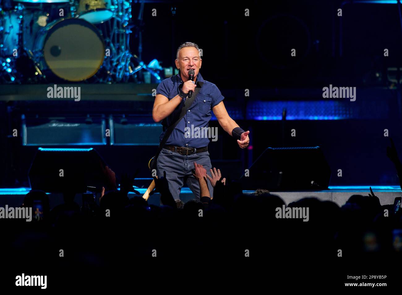 ST. PAUL, MN MARCH 5: Bruce Springsteen & the E Street Band perform at ...