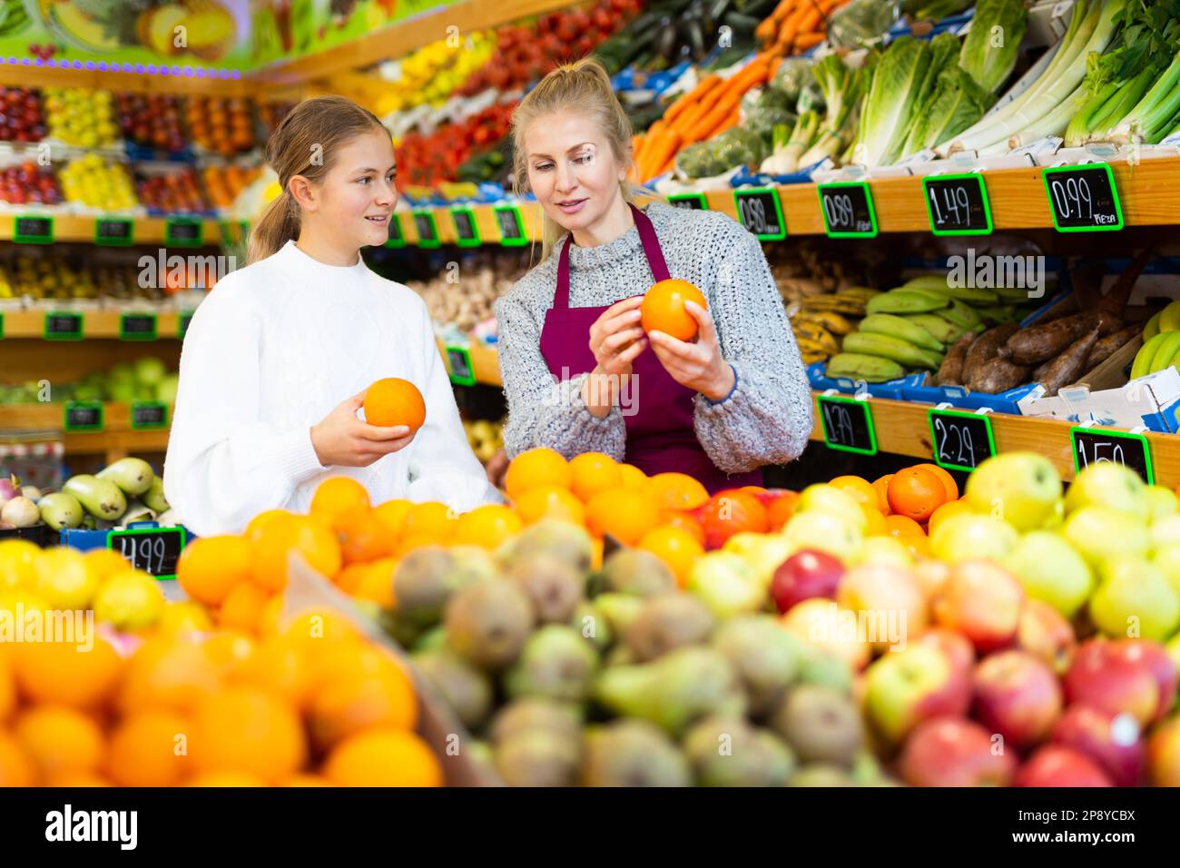 Teenage worker supermarket hi-res stock photography and images - Alamy