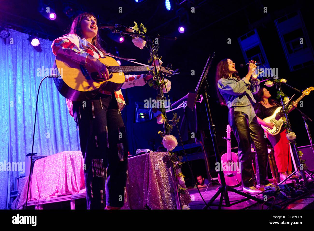 MINNEAPOLIS, MN NOVEMBER 18: Plains, featuring Katie Crutchfield and ...